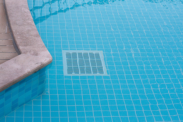 Drain & Clean Pool Perth| Lukes Pool Care